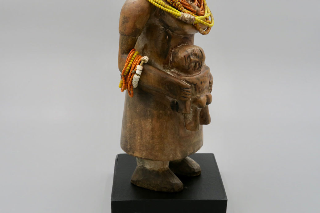 Ewe, Togo statue, wood, traces of polychromy and pearls | Galerie Agama